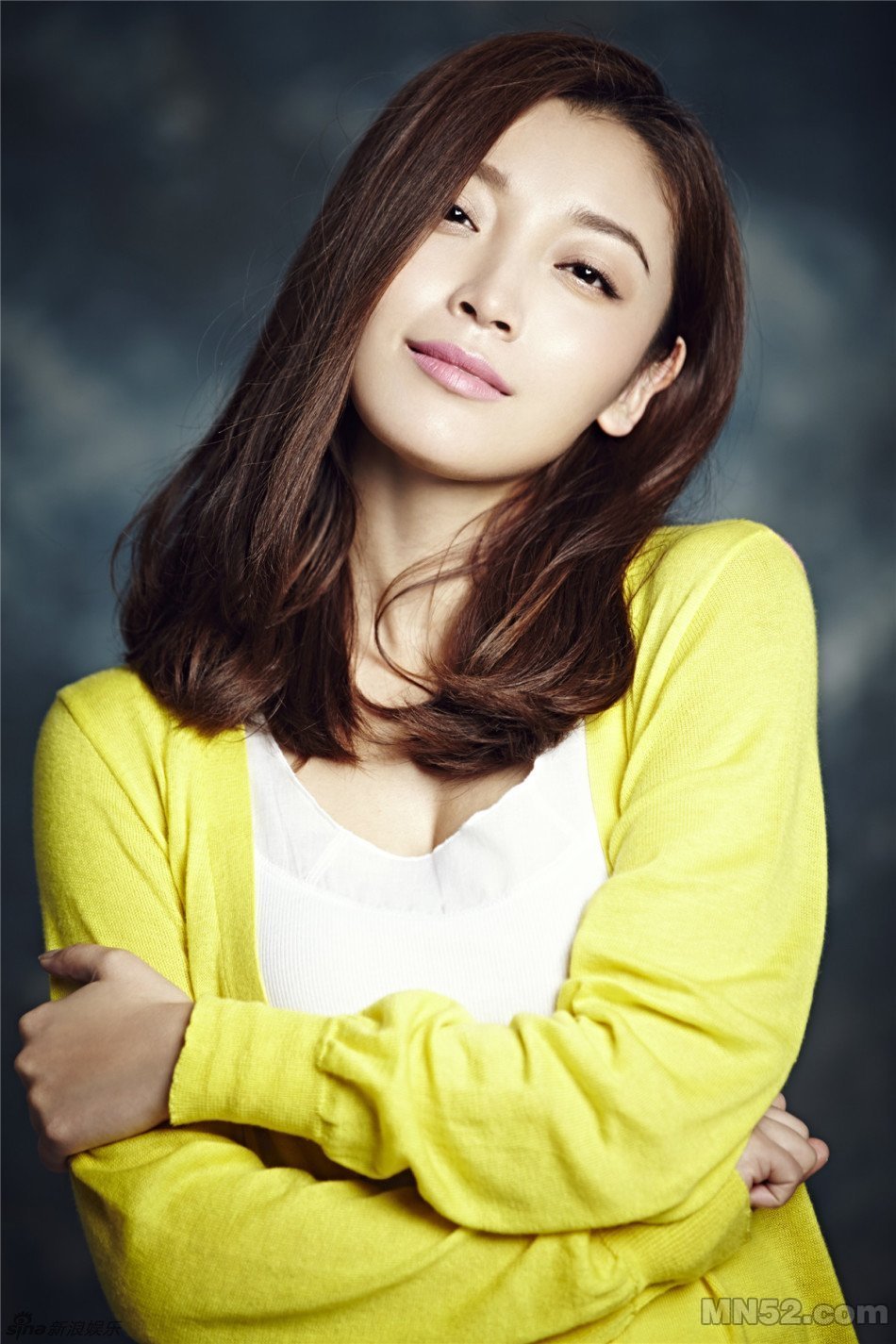 高晓菲亲和温婉迷人写真_美女明星_52图片站